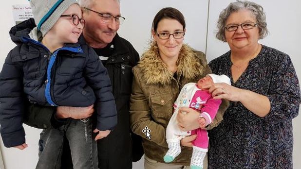 naissance devant l’école St Nicolas